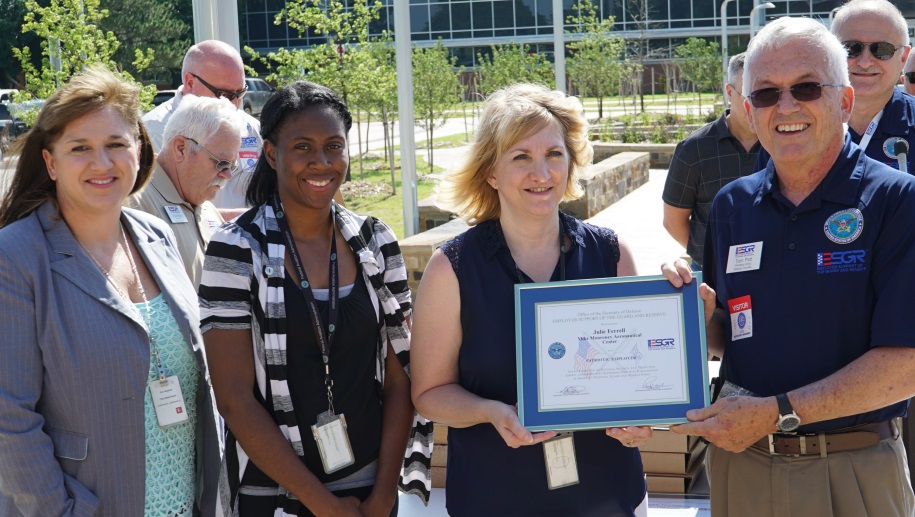 MONRONeYnews: Community Outreach - MMAC Patriots Pay it Forward