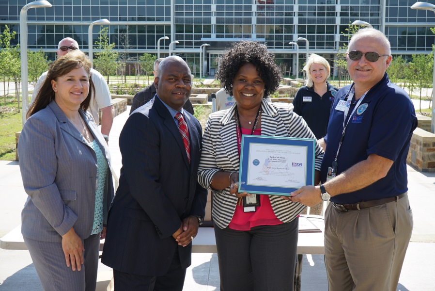 MONRONeYnews: Community Outreach - MMAC Patriots Pay it Forward