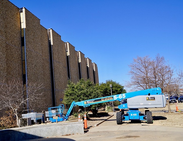 MONRONeYnews: Construction Zone - Employees in ARB Building Get a New View