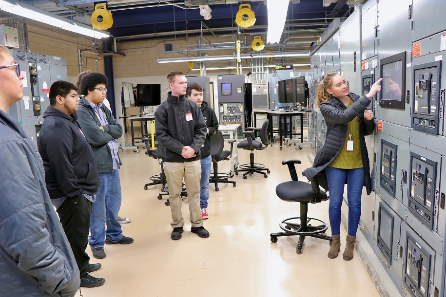 MONRONeYnews: Center Buzz - Students Explore Engineer-For-A-Day